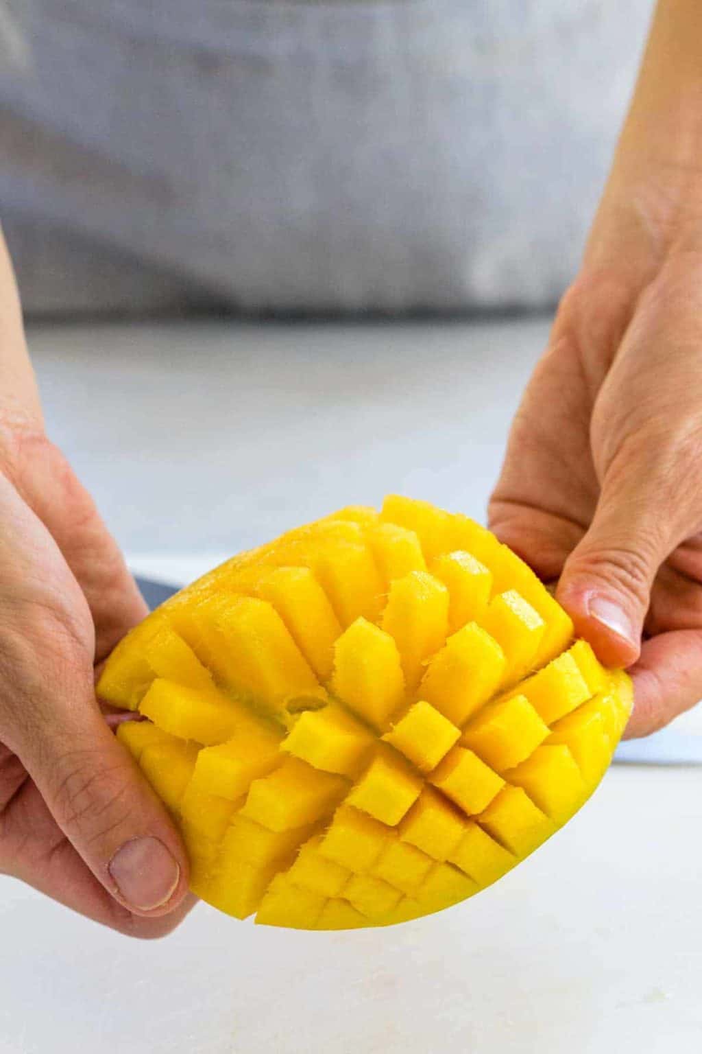 How to Cut a Mango - Jessica Gavin