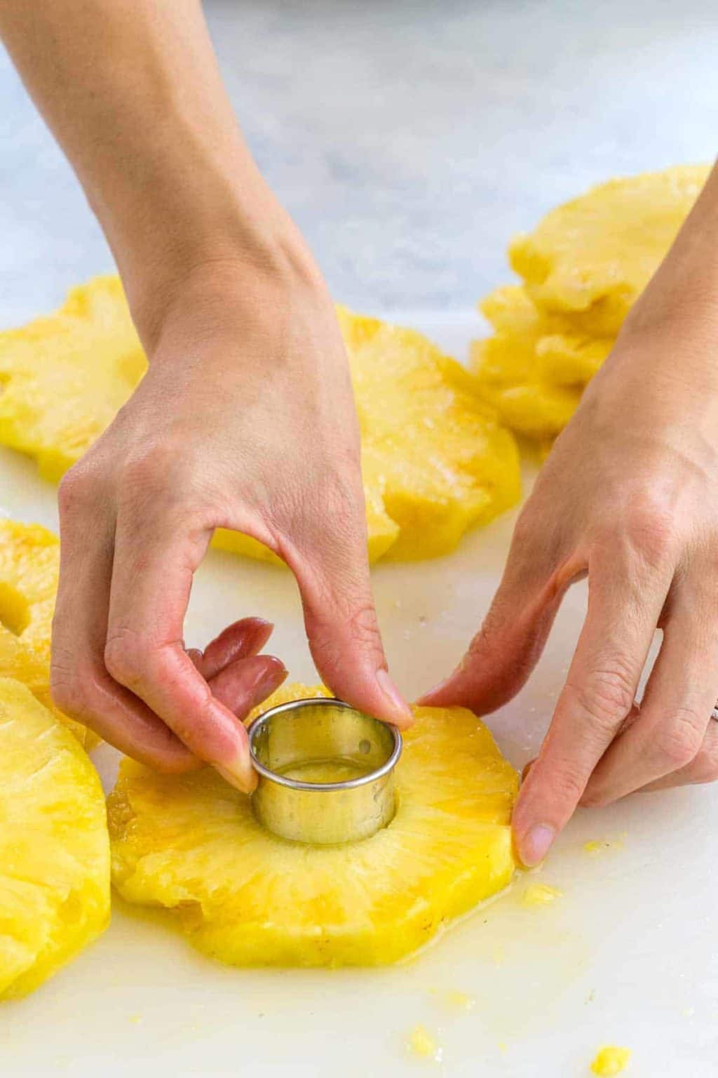 How To Cut A Pineapple Jessica Gavin How To Cut A Pineapple Jessica Gavin