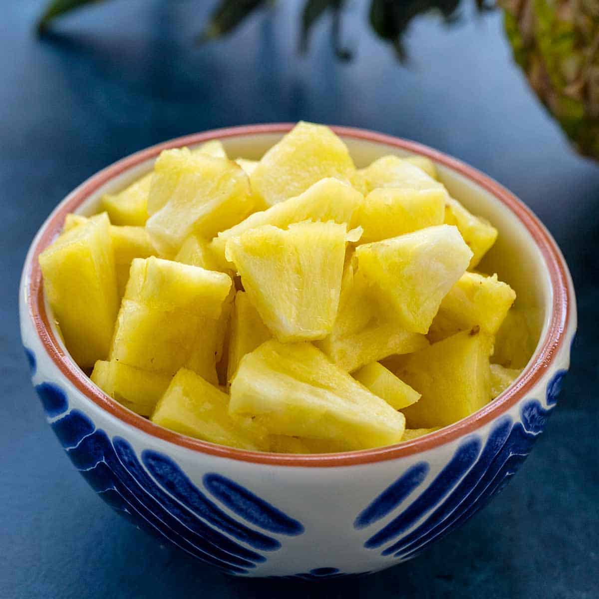 How To Cut A Pineapple Jessica Gavin How To Cut A Pineapple Jessica Gavin