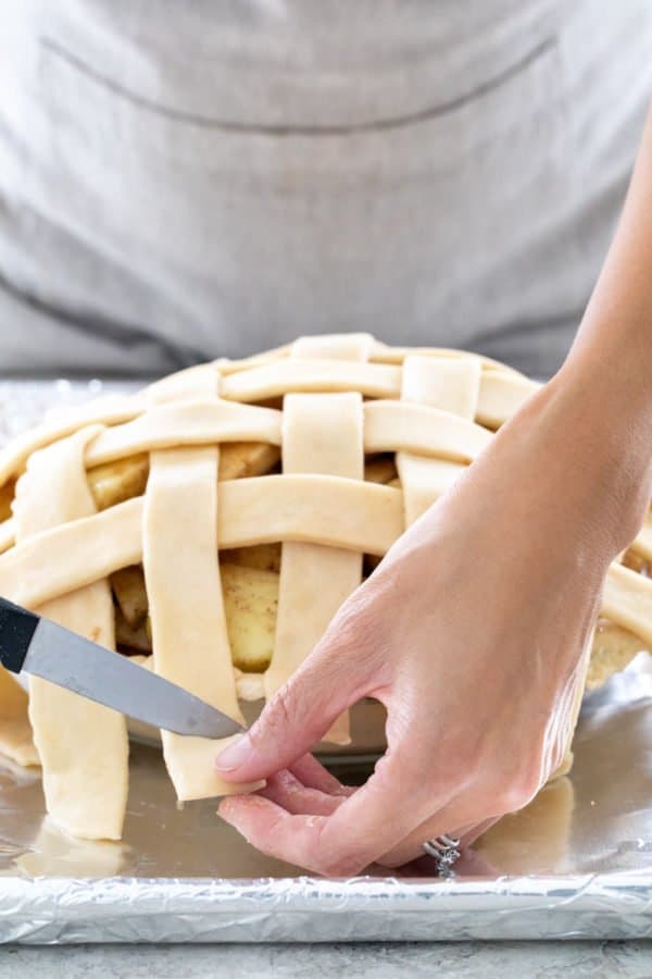 How to Make a Lattice Pie Crust - Jessica Gavin
