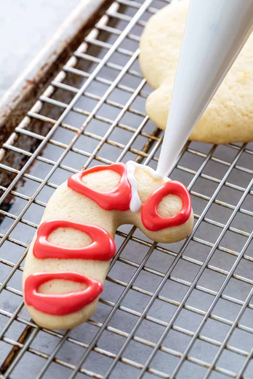 Royal Icing Recipe (2 Ways!) - Jessica Gavin