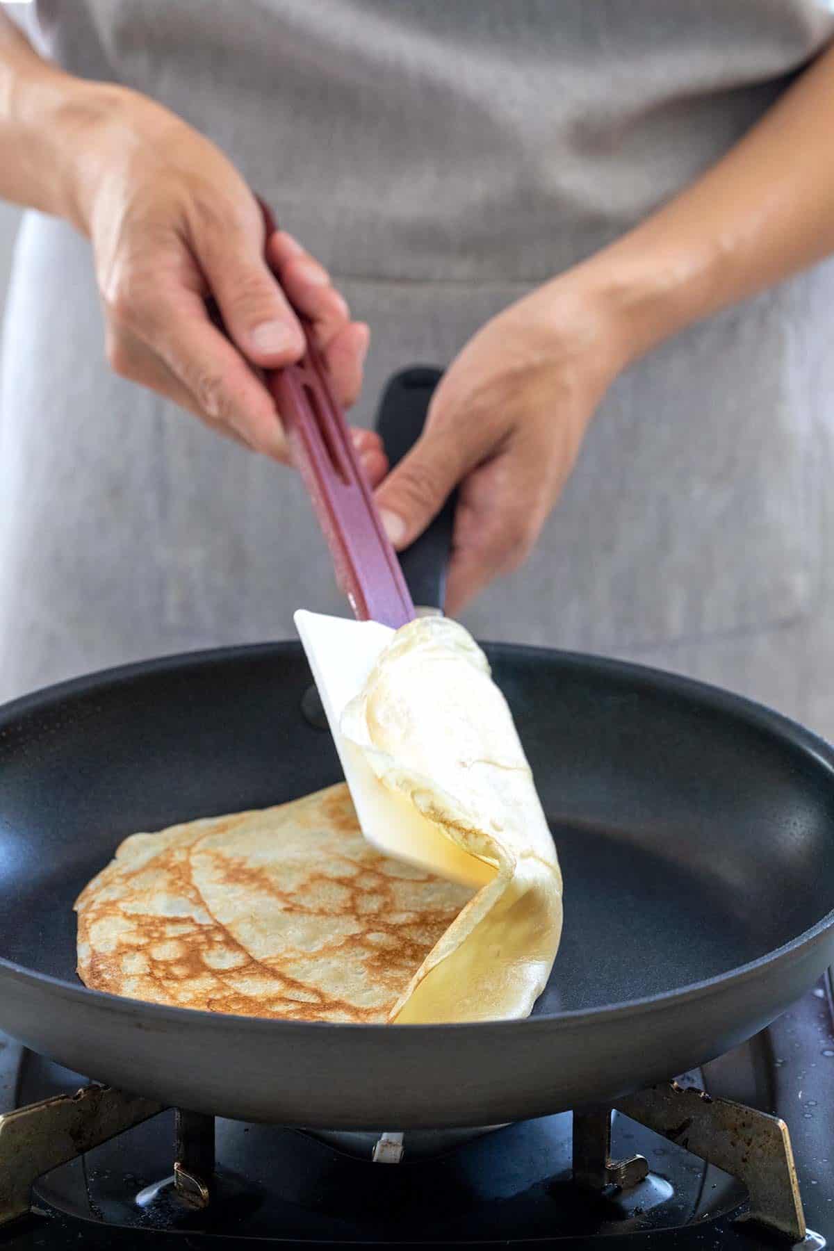 How to Make Crepes (VIDEO) - Jessica Gavin