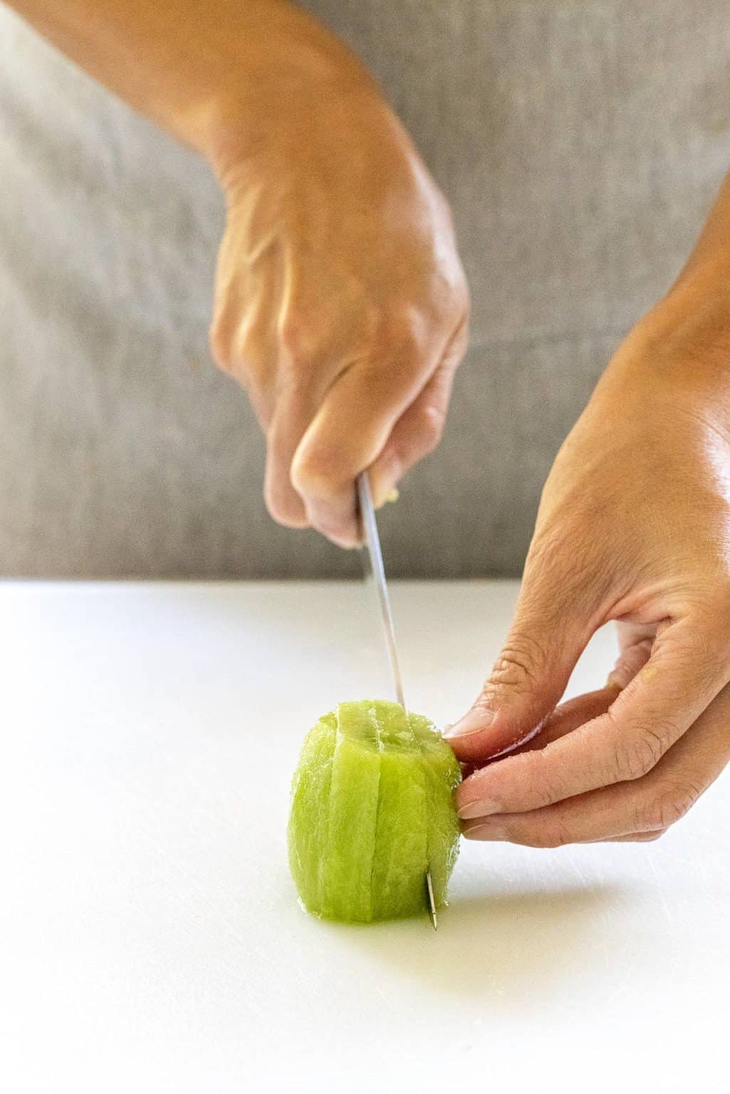 How to Cut a Kiwi - Jessica Gavin