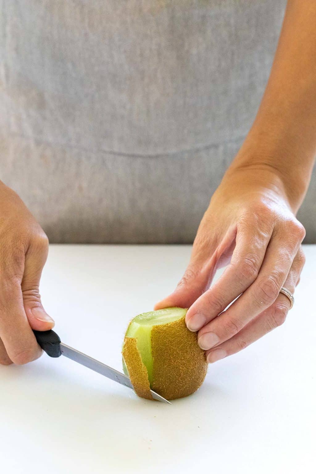How to Cut a Kiwi - Jessica Gavin