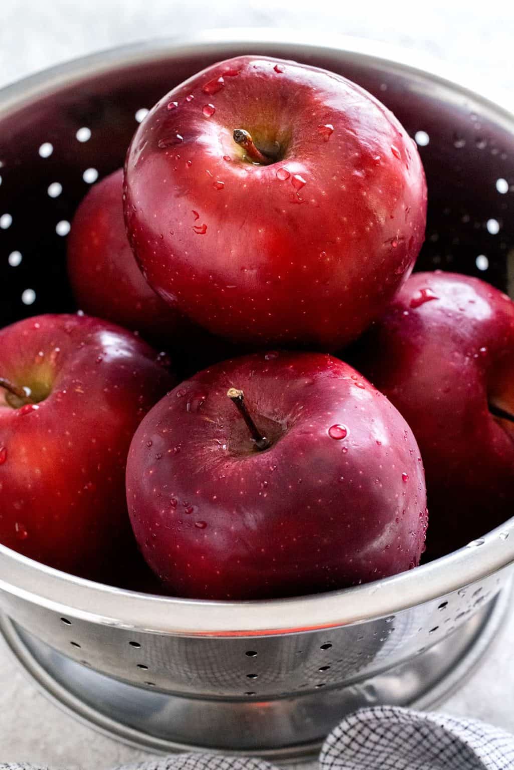 How to Cut an Apple - Jessica Gavin